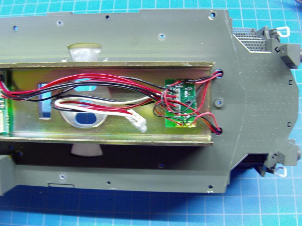 Aristo-Craft Dash-9 Lowering - Locomotives - G Scale Train Forum.com