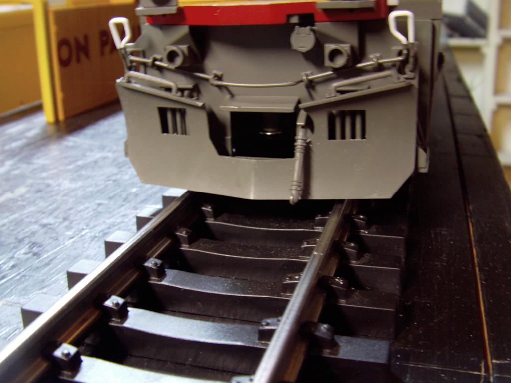 Aristo-Craft Dash-9 Lowering - Locomotives - G Scale Train Forum.com