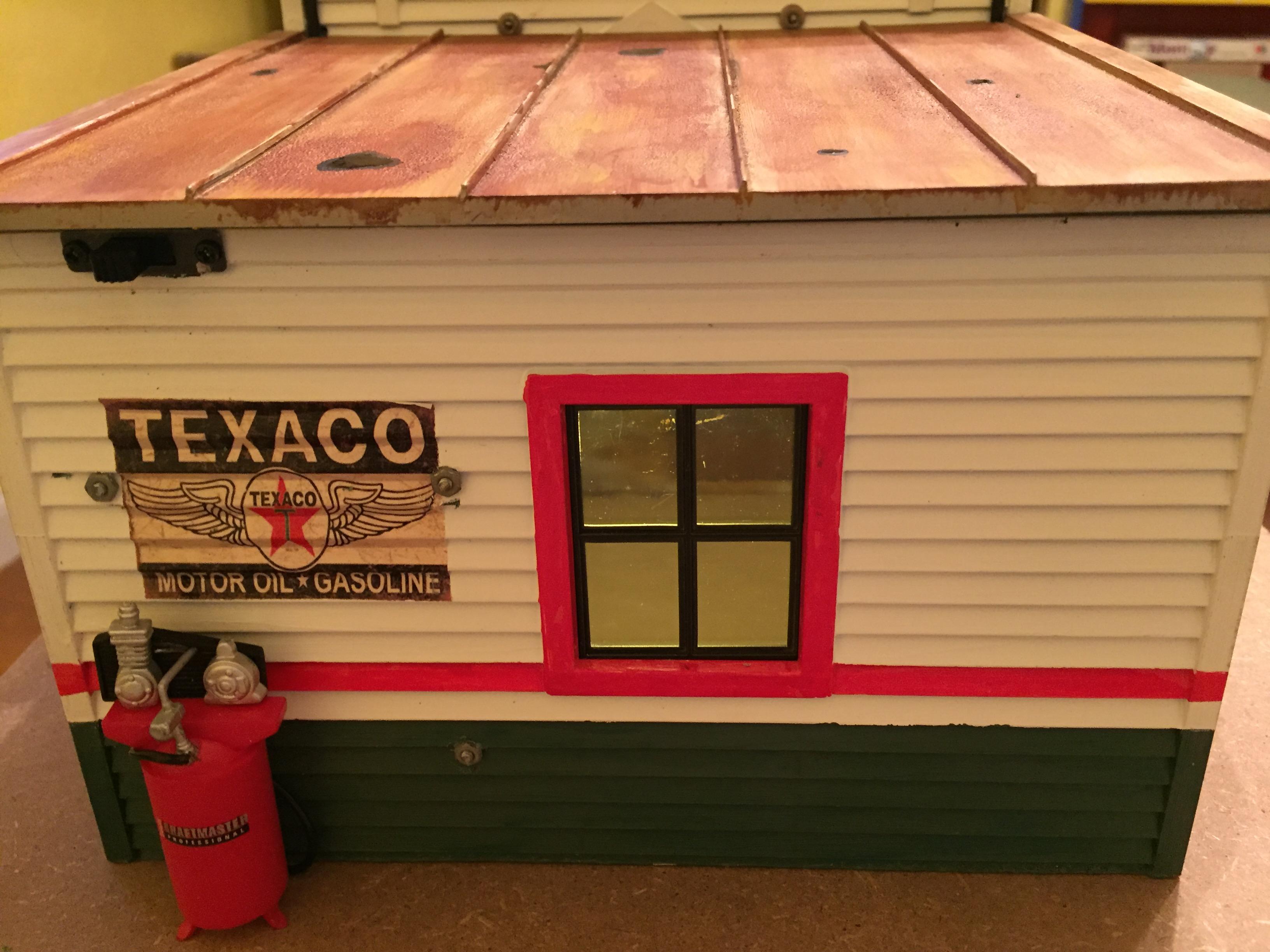 Barn's Texaco - Kitbashing & Model Making - G Scale Train Forum.com
